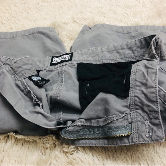 freeworld | Shorts | Free World Mens Cargo Shorts Size 32 | Poshmark